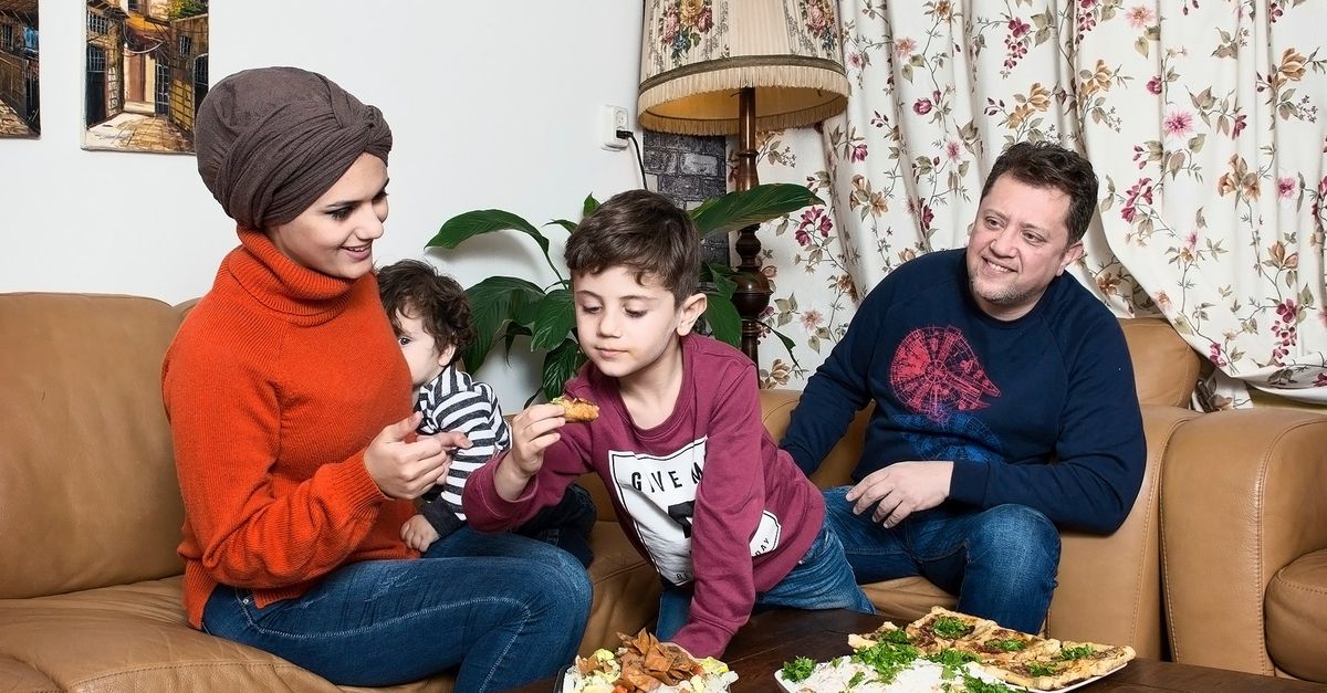 ‘Toen we trouwden kon ze nog geen ei bakken’ - NRC