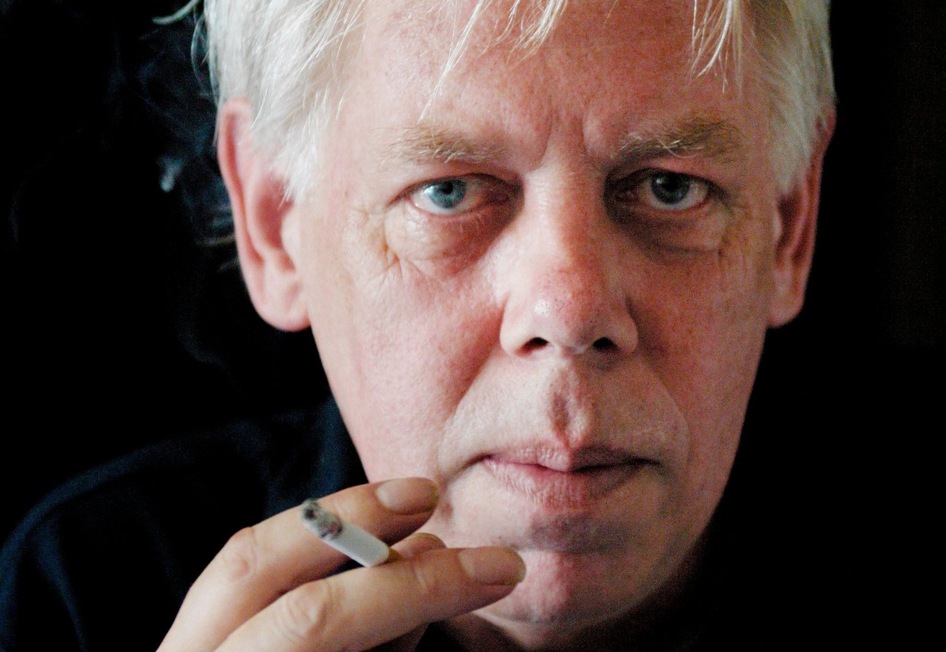 Peter van Bueren: invloedrijk en scherp filmjournalist - NRC