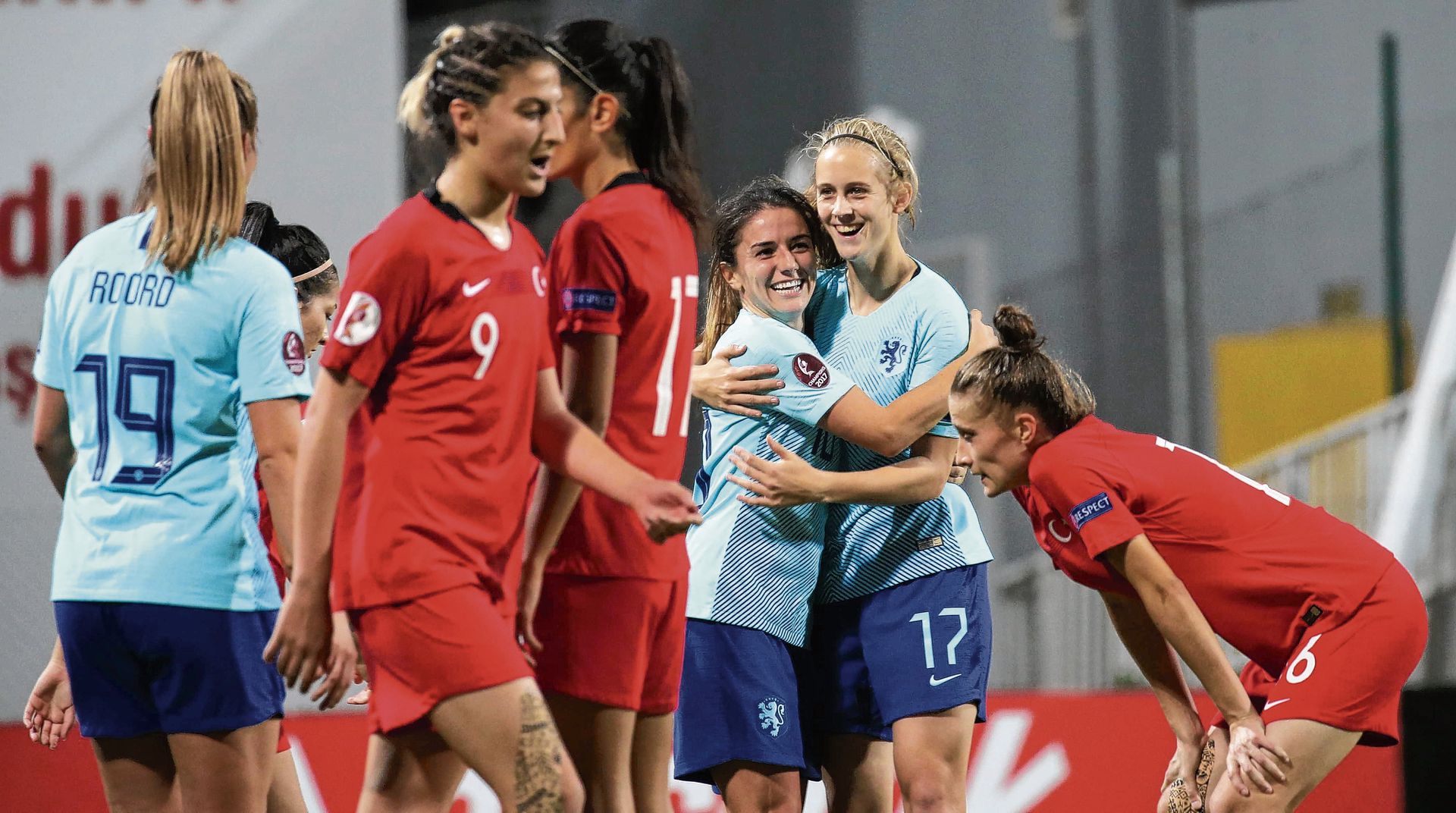 Bij de Nederlandse voetbalvrouwen is het gat tussen talent en toppers ...