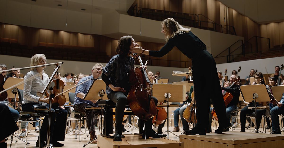 Is dirigent Lydia Tár alleen jager of toch ook prooi? - NRC