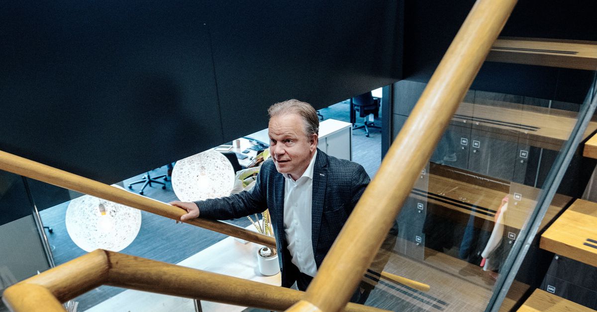 Negen maanden op pad met Ton van Veen, de topman die van Jumbo weer een ...