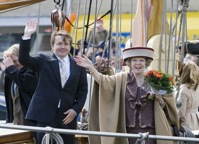 Dertig jaar lachen en zwaaien - alle koninginnedagen van Beatrix - NRC