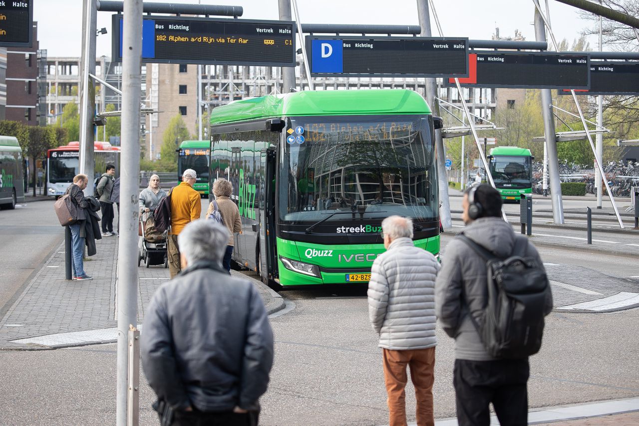 De bus kwam te laat of helemaal niet. De oplossing van vervoerder Qbuzz ...