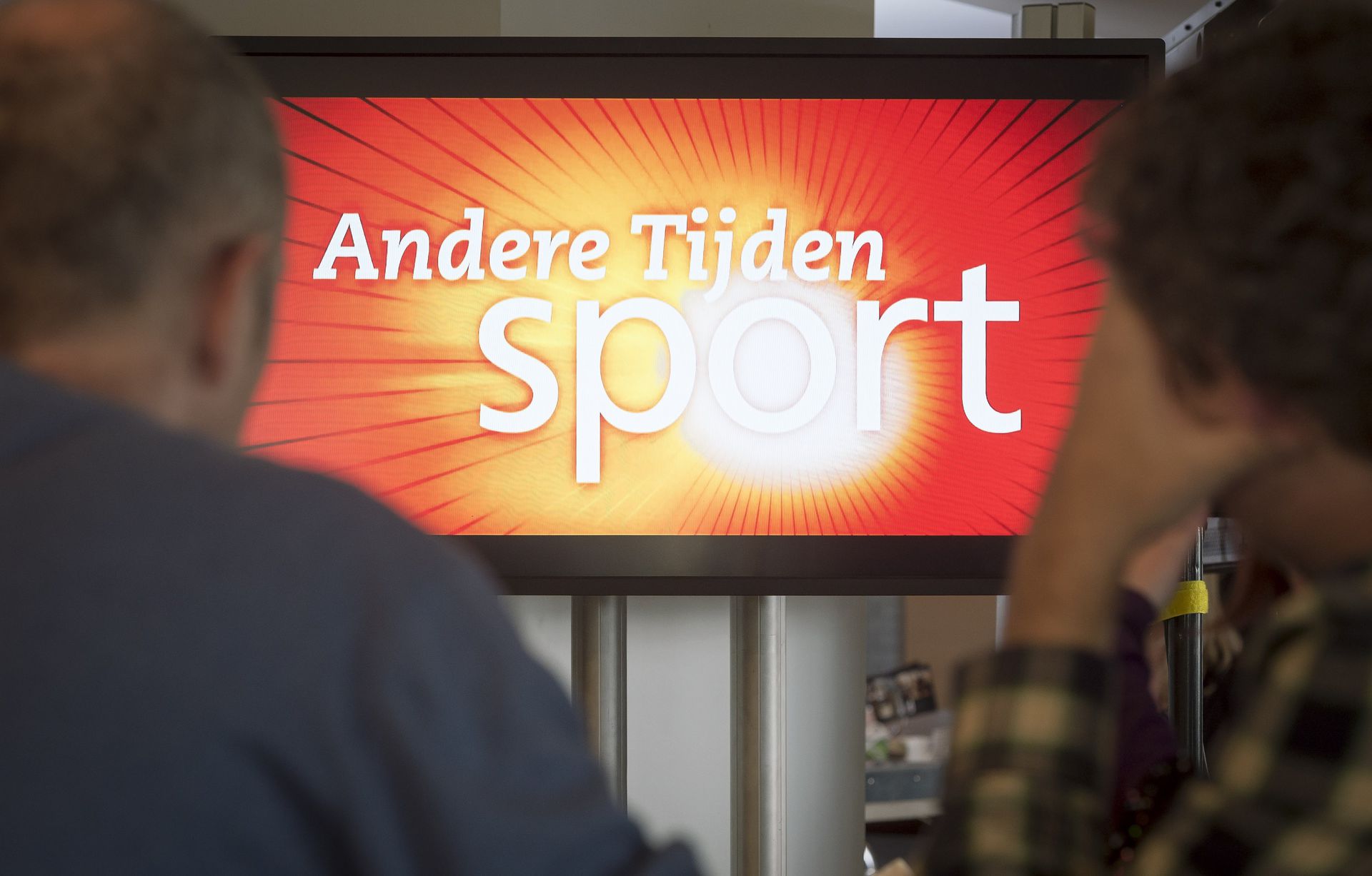 NOS stopt met ‘Studio Voetbal’ en ‘Andere Tijden Sport’ wegens bezuinigingen - NRC