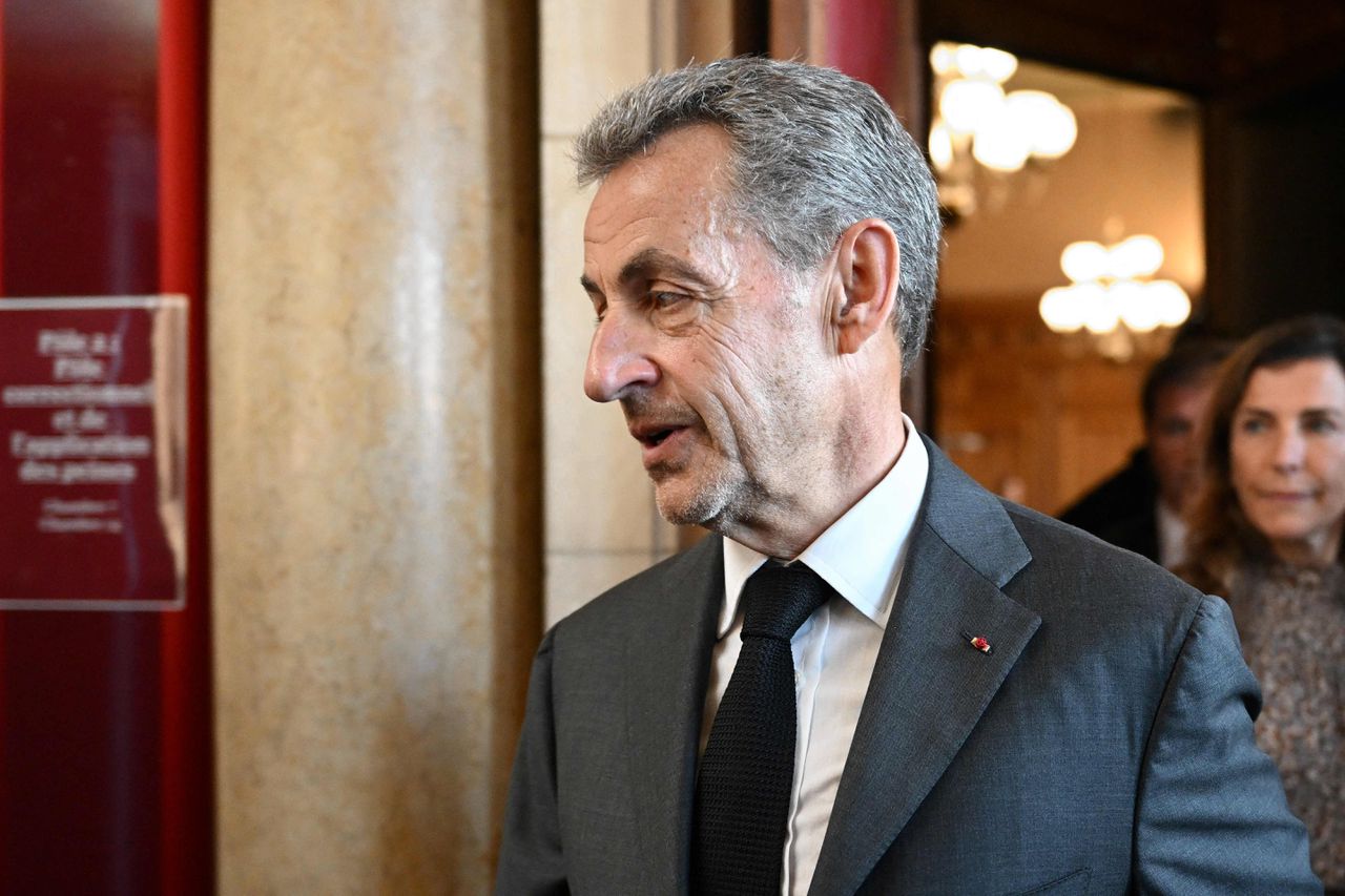 Sarkozy ook in hoger beroep veroordeeld tot gevangenisstraf van drie jaar - NRC