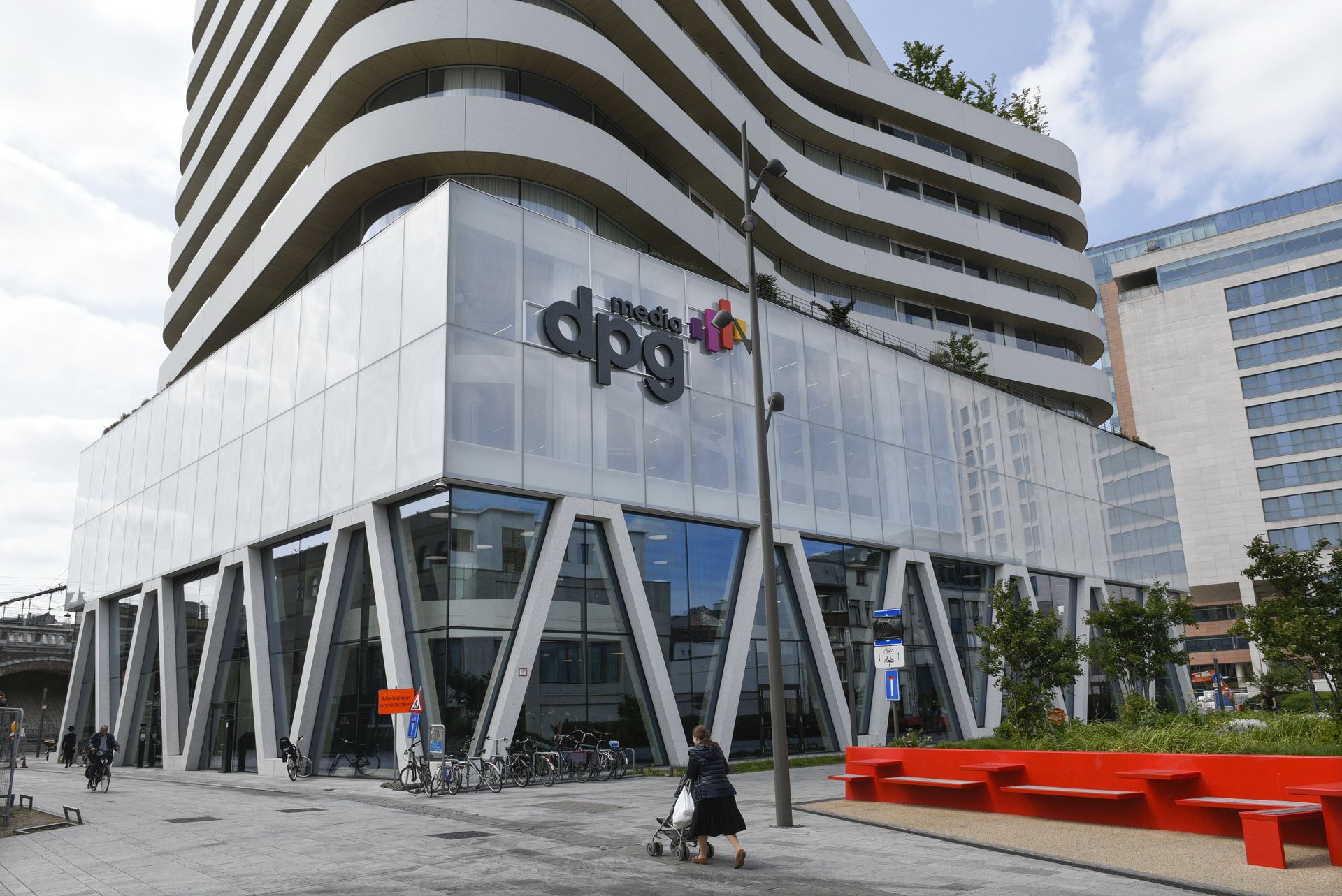 Hogere tarieven voor freelancejournalisten bij DPG Media vanaf juli - NRC