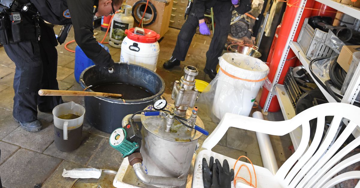 Politie ziet toename aan opgerolde crystal meth-druglabs in Nederland - NRC
