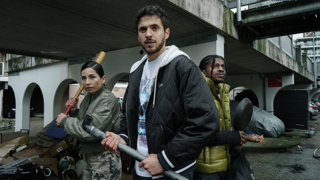 Aliens versus gentrificatie in geslaagde nederkomedie ‘Straatcoaches vs Aliens’ - NRC