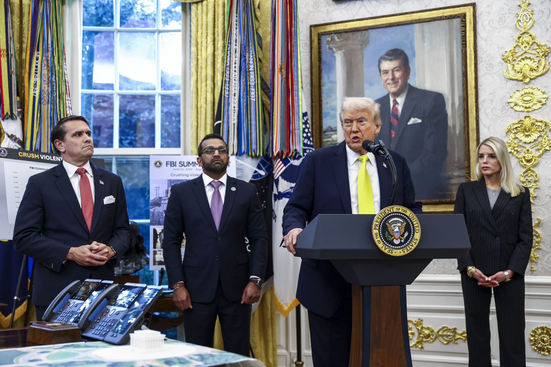 Trumps wraak: hoe politieke tegenstanders nu doelwit zijn van ...