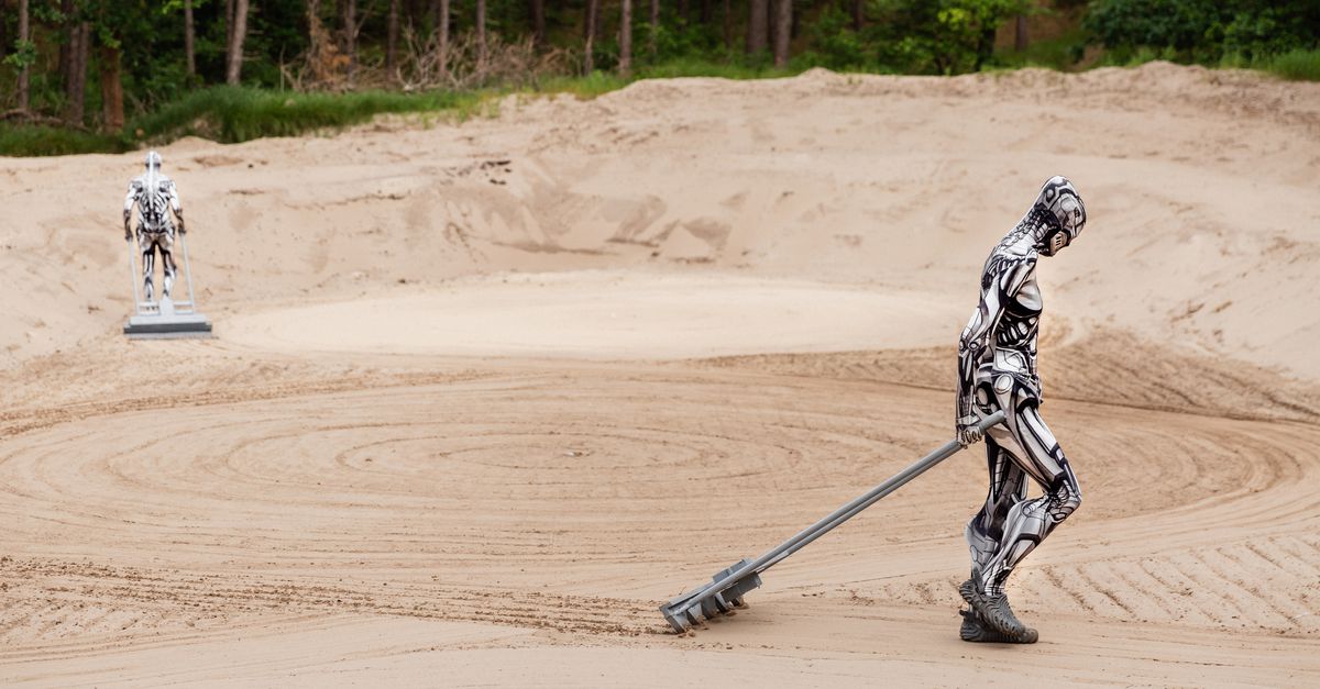 Op Oerol vragen de robots waarom de mens überhaupt nog zijn bed uitkomt ...