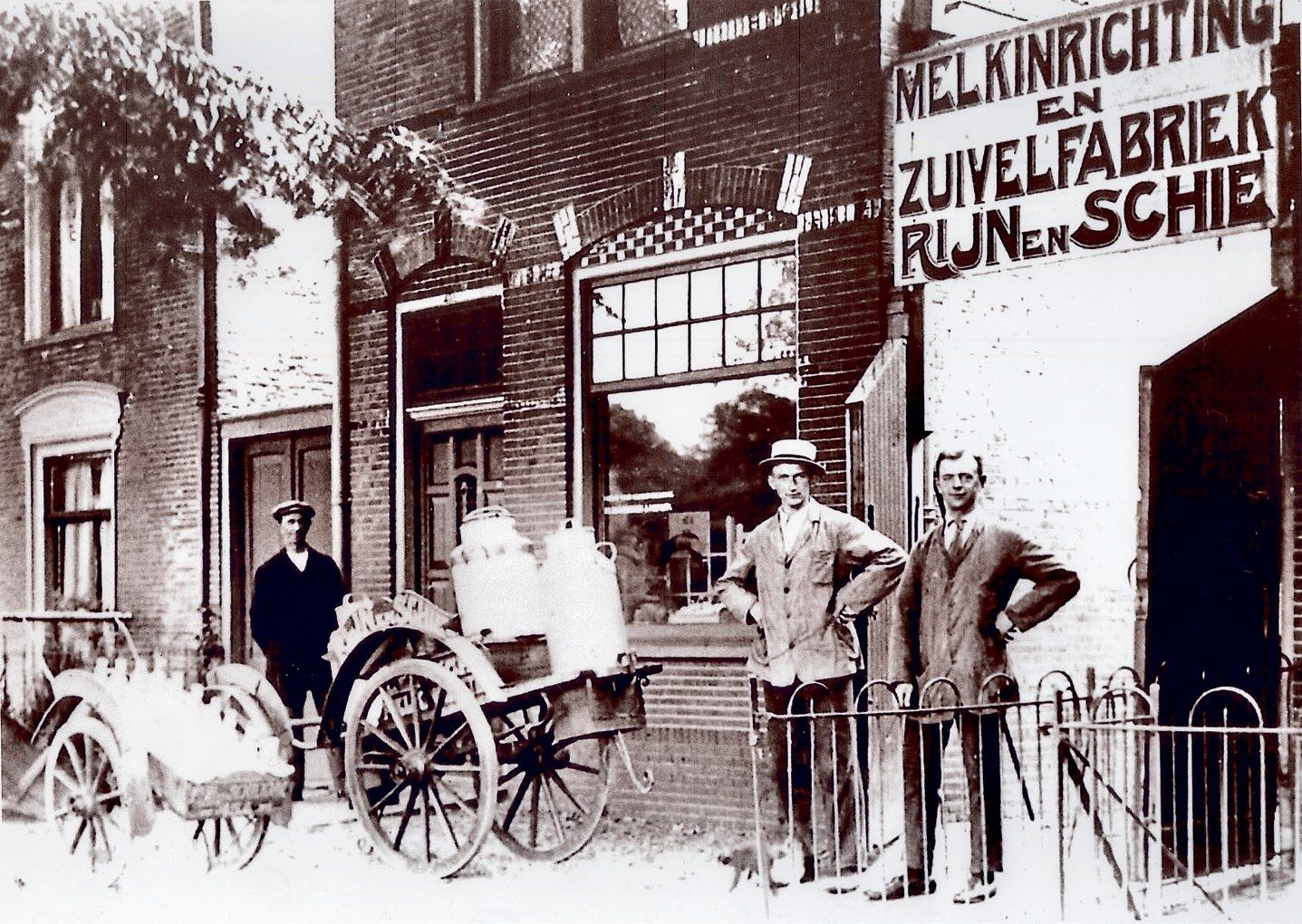 Een eeuw vol melk en zuivel in een veelzijdige familiegeschiedenis - NRC