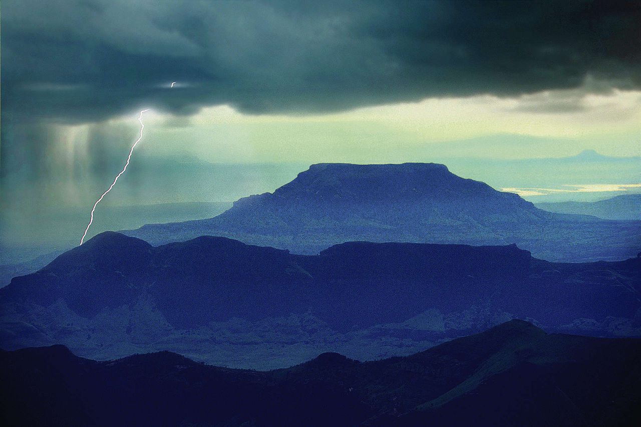 De bliksem als beeldhouwer - NRC