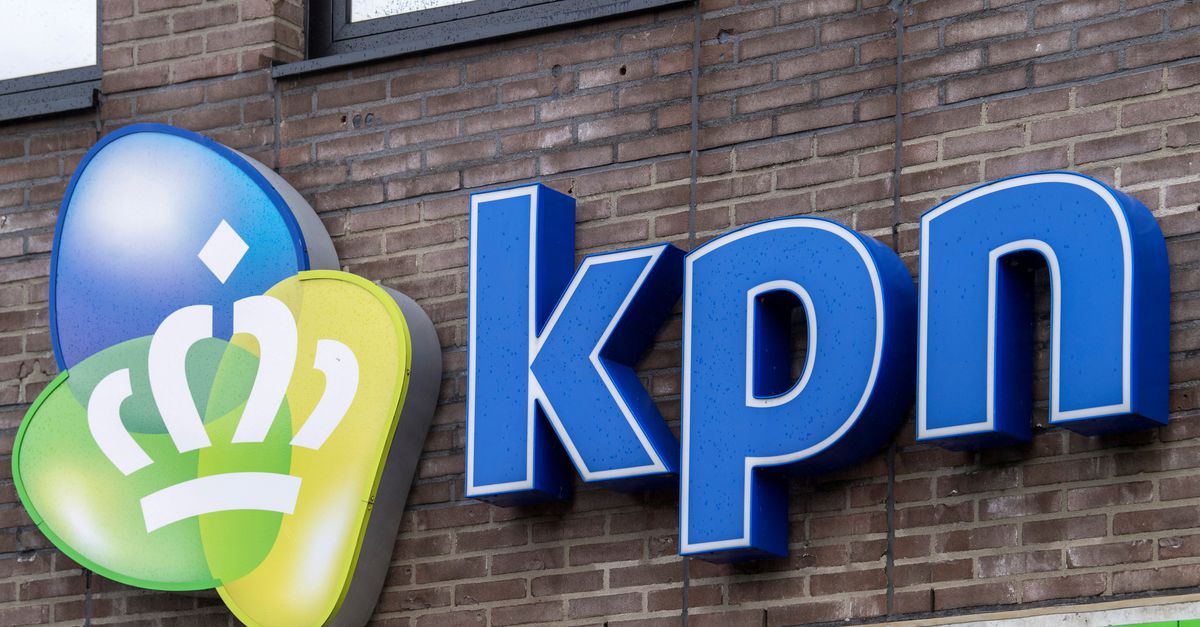 KPN bezuinigt komende jaren 350 miljoen euro - NRC