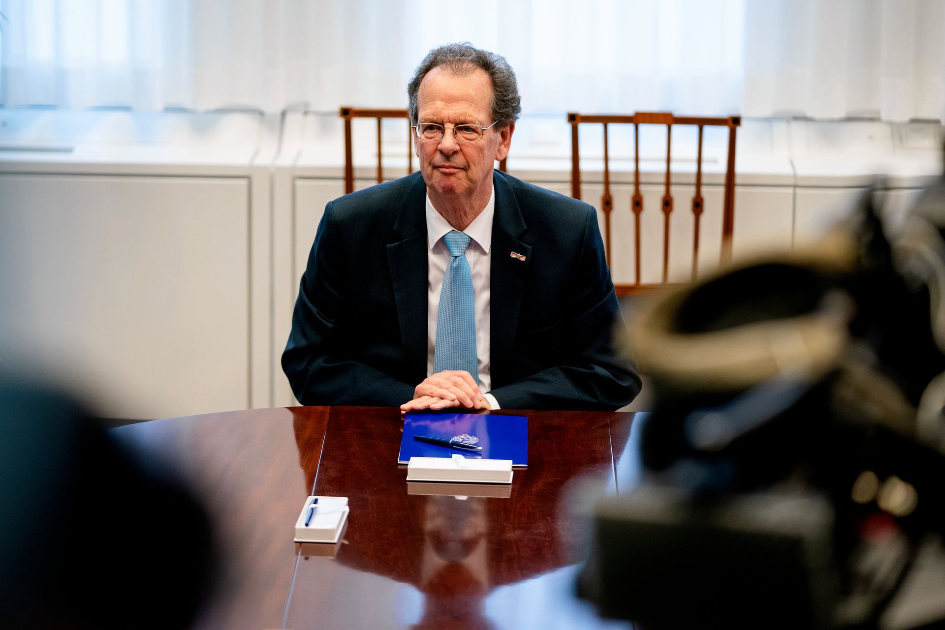 PVV draagt senator Gom van Strien voor als verkenner - NRC