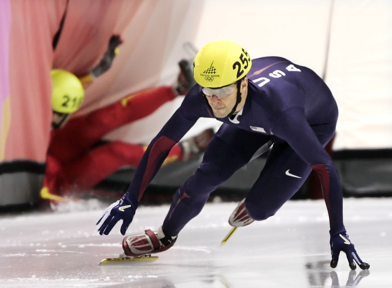 Shorttrackers zijn gehelmd - NRC