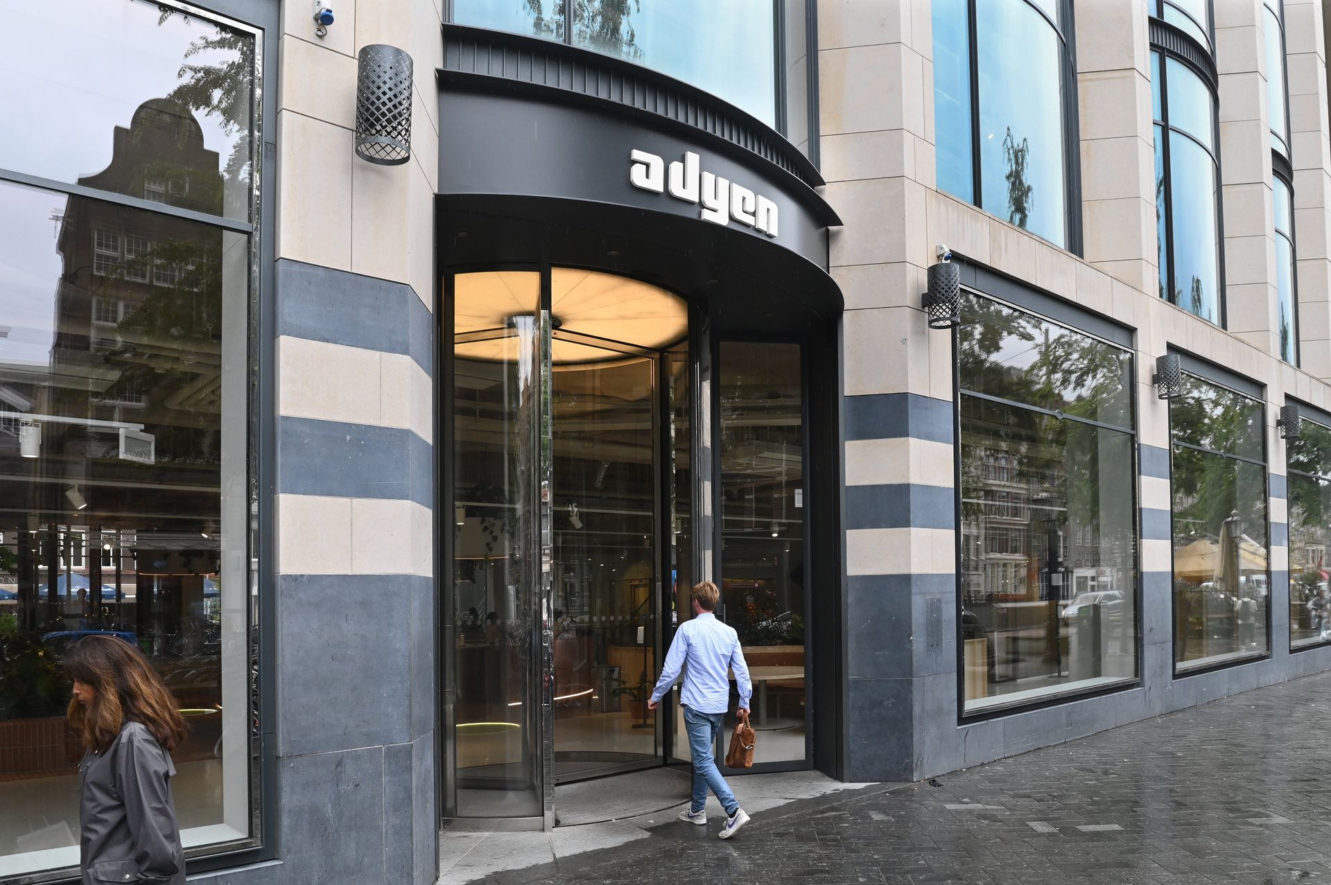 Adyen kreeg miljoenenkorting op kantoorpand Hudson’s Bay - NRC