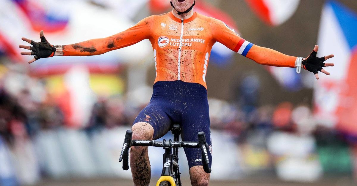 Veldrijdster Fem van Empel wint tweede wereldtitel op rij - NRC