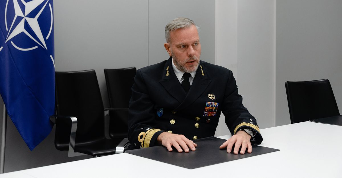 NAVO-topmilitair Rob Bauer: ‘Als je wordt aangevallen is er geen tijd ...