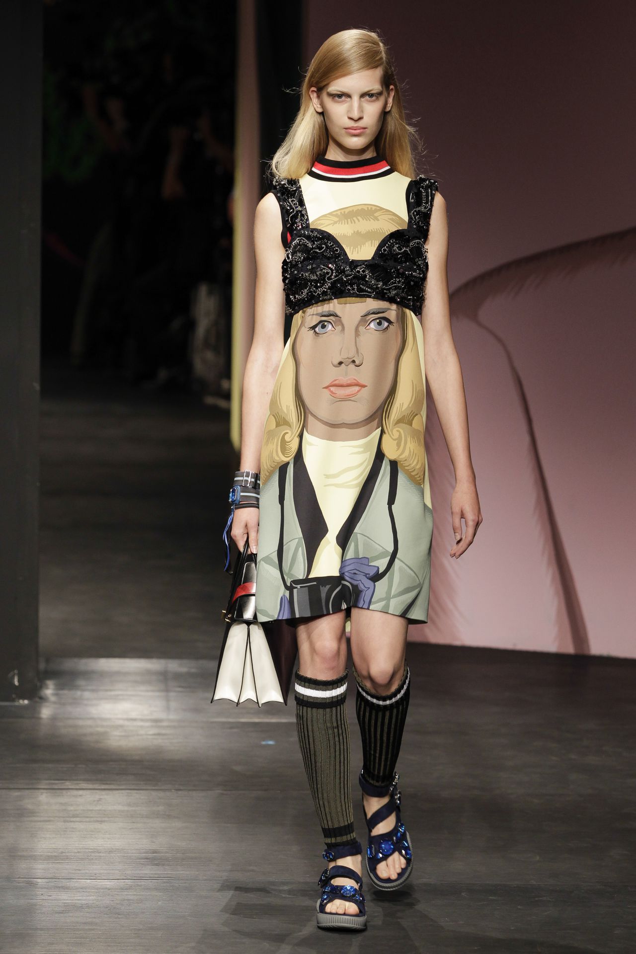 Prada brengt de straatmode naar de catwalk - NRC