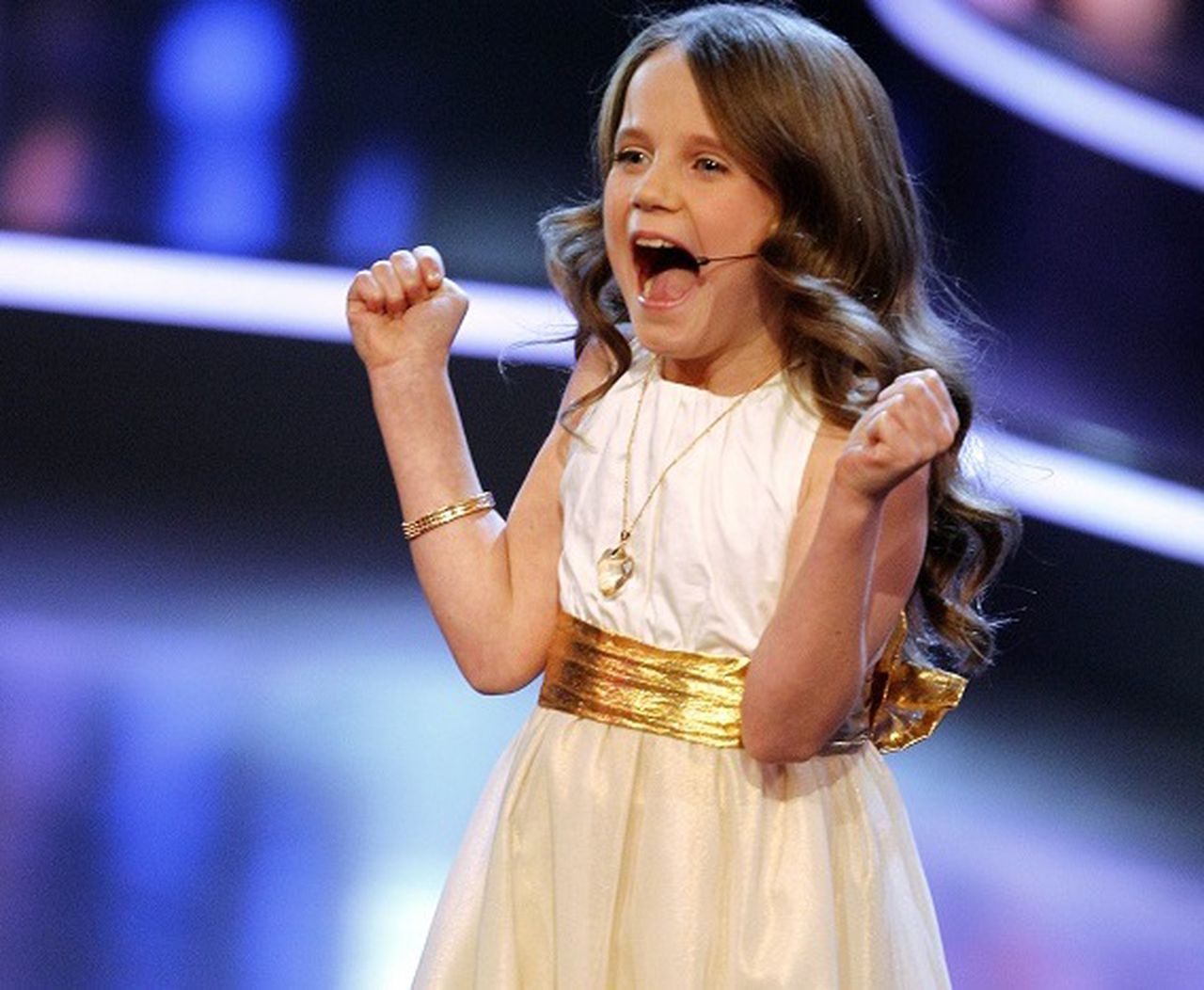 Bekijk hier de opera-optredens van 9-jarige winnaar talentenshow Amira ...