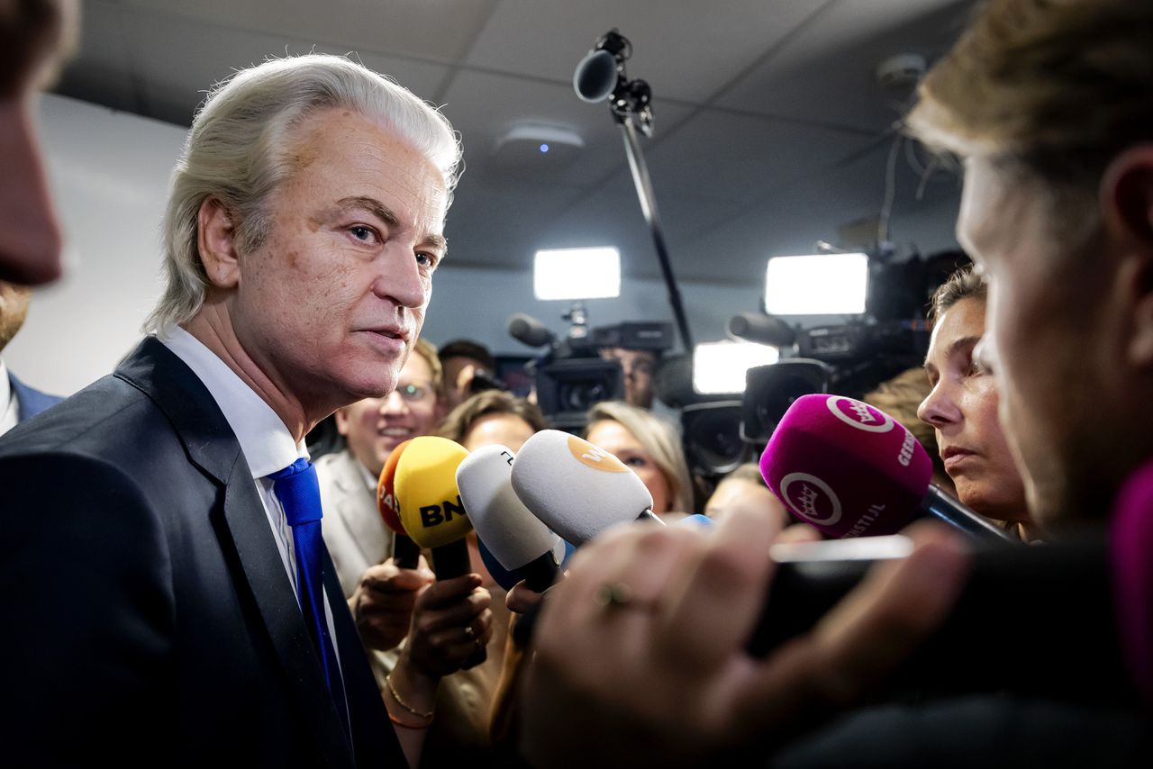 Wilders wil handtekening van VVD, NSC en BBB onder asielplannen: ‘ziet er niet goed uit, morgen ...