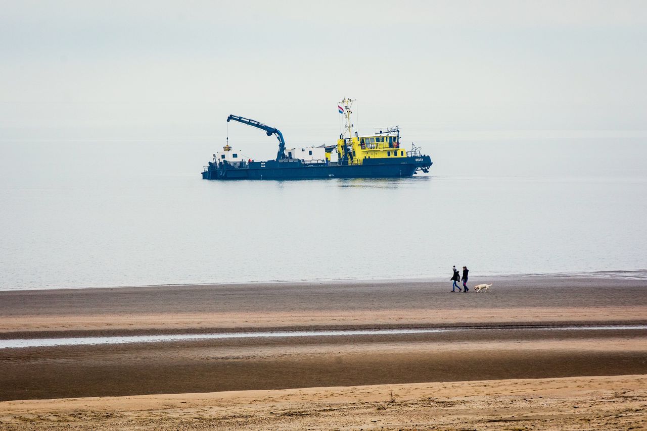 Nieuwe schepen Rijkswaterstaat van 26,3 miljoen steken te diep - NRC
