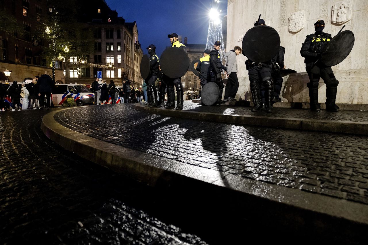 Journaliste zondag aangehouden bij protest in Amsterdam – ondanks NVJ ...