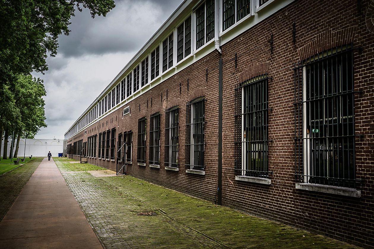 Kritiek op verblijf van Noorse criminelen in Drentse gevangenis - NRC