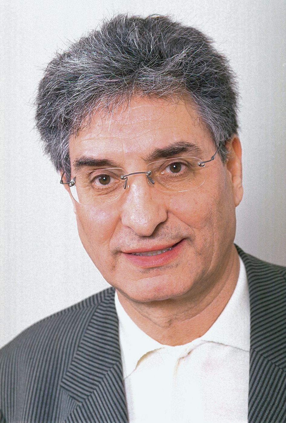 David Pinto na maand alweer vertrokken bij partij van Bram Moszkowicz - NRC