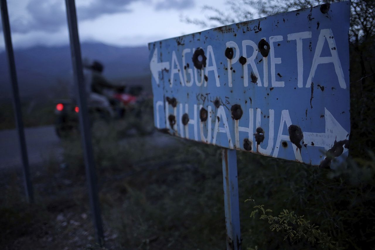 Verdriet na de moord op vrouwen en kinderen in het noorden van Mexico - NRC
