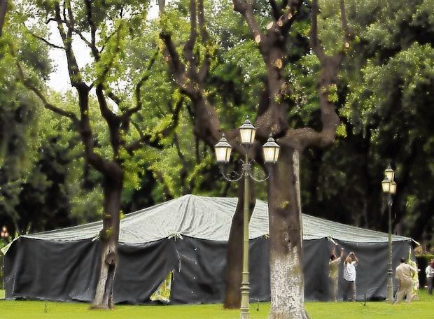 Gaddafi-tent in Amsterdam - NRC