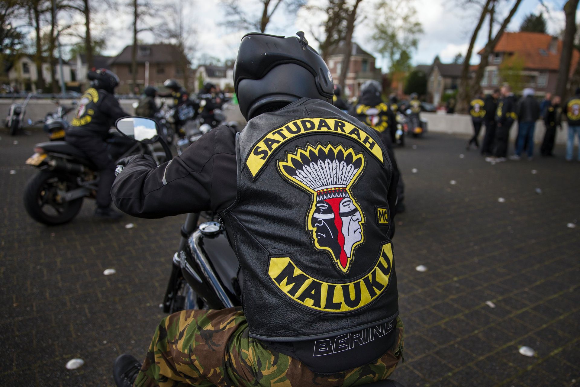 Defensie wil af van leden motorclub - NRC