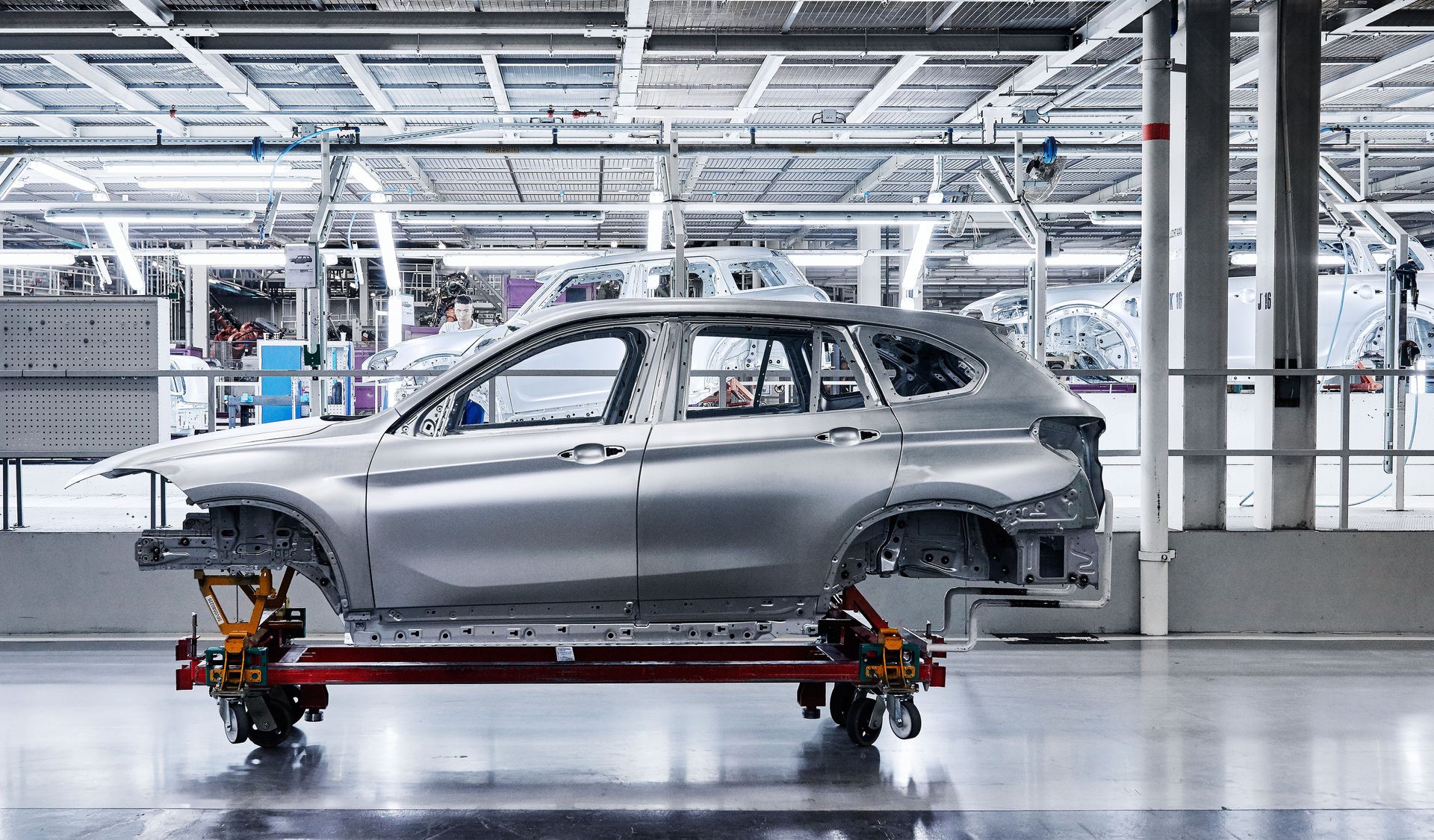 ‘BMW wil eerder deel productie bij VDL Nedcar stoppen’ - NRC