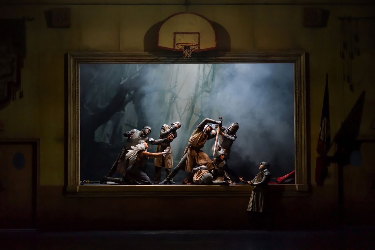 Met de riddergevechten in ‘Assembly Hall’ creëren Crystal Pite en ...