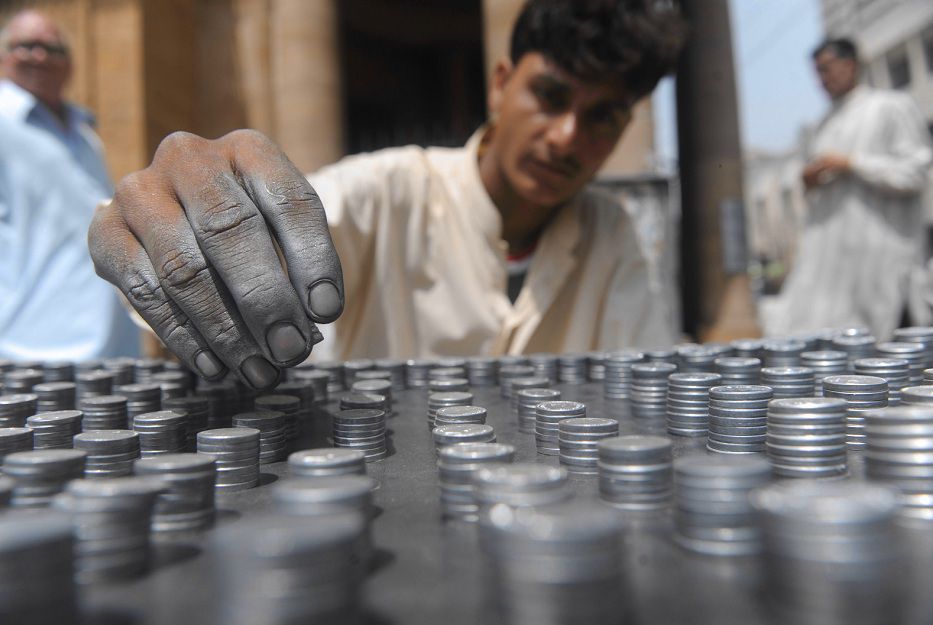 Je wilt je geld slim uitgeven? Hier heb je 145 tips - NRC