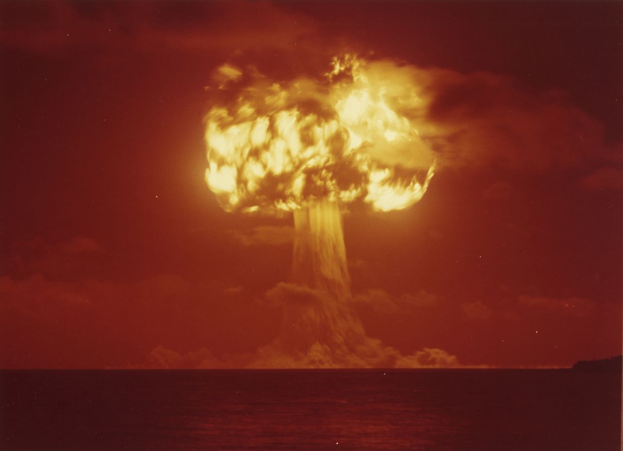 Een atoombom bouwen. Wat heb je eraan? - NRC