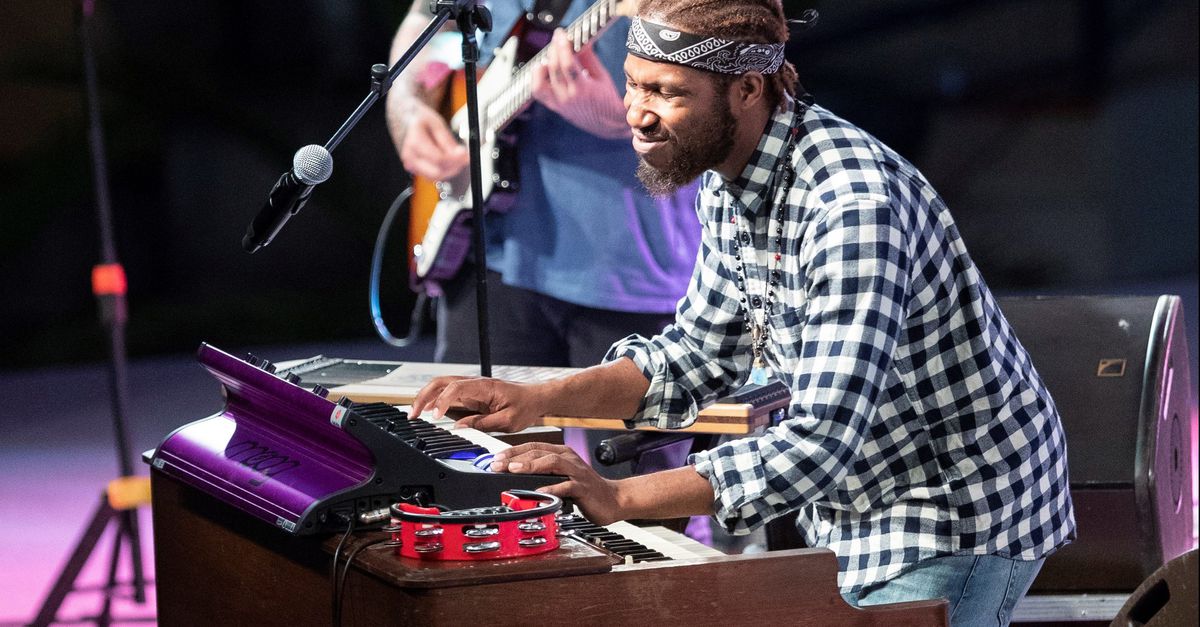 Cory Henry ontroert het meest zónder Metropole Orkest - NRC