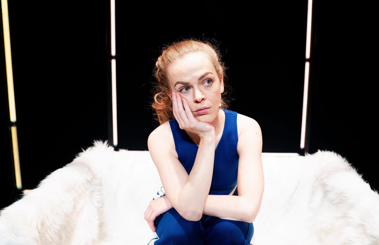 Het cabaret heeft er een nieuwe ster bij: Lisa Ostermann - NRC