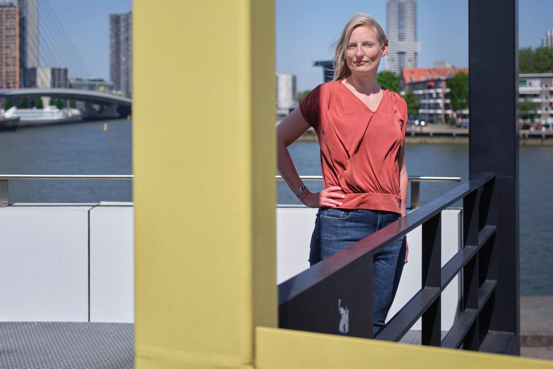 Deze officier van justitie probeert geweld tegen vrouwen tegen te gaan ...