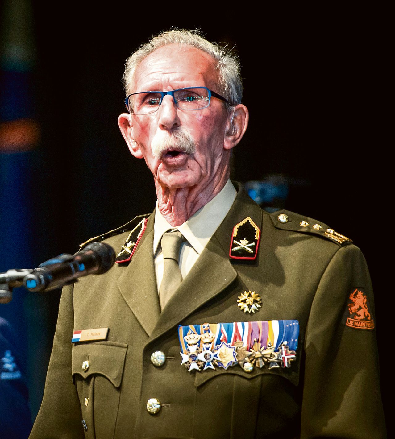 Verzetsheld die na de oorlog generaal werd - NRC