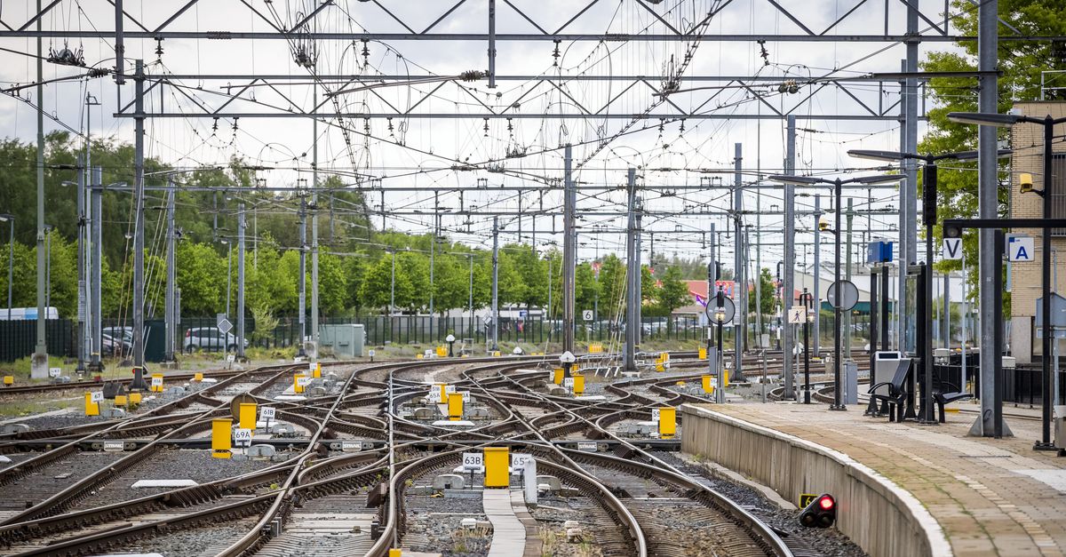 Dinsdag rijden in vrijwel het hele land geen treinen van NS - NRC
