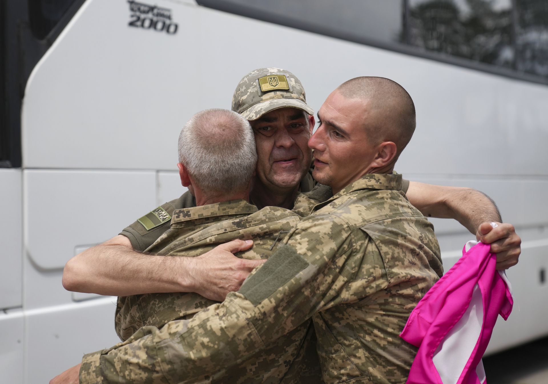 Rusland en Oekraïne ruilen opnieuw honderden gevangenen uit, kort na zware aanval op Kyiv - NRC