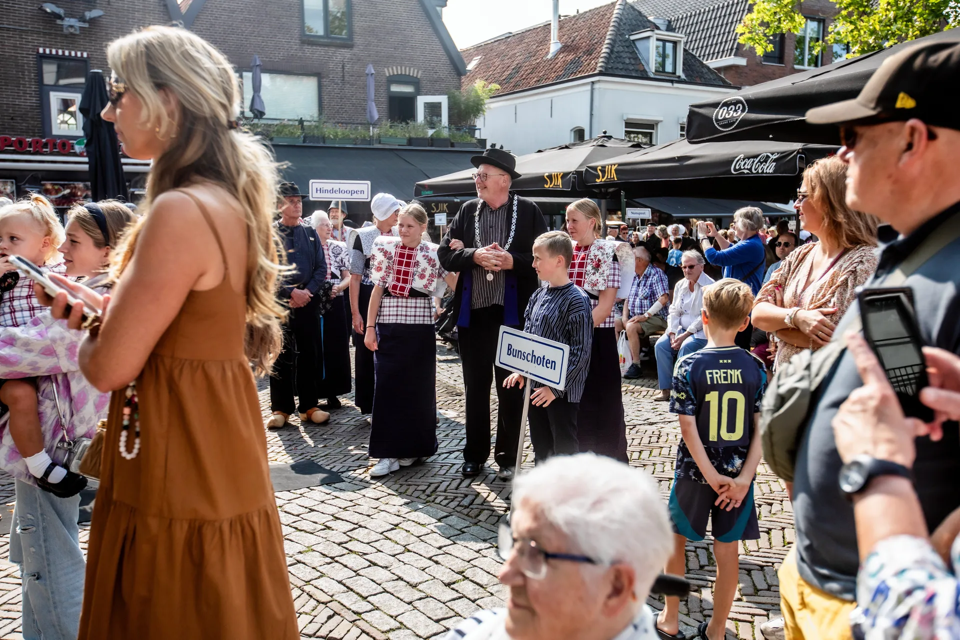Scheidend burgemeester Melis van de Groep van Bunschoten is zoon en ...