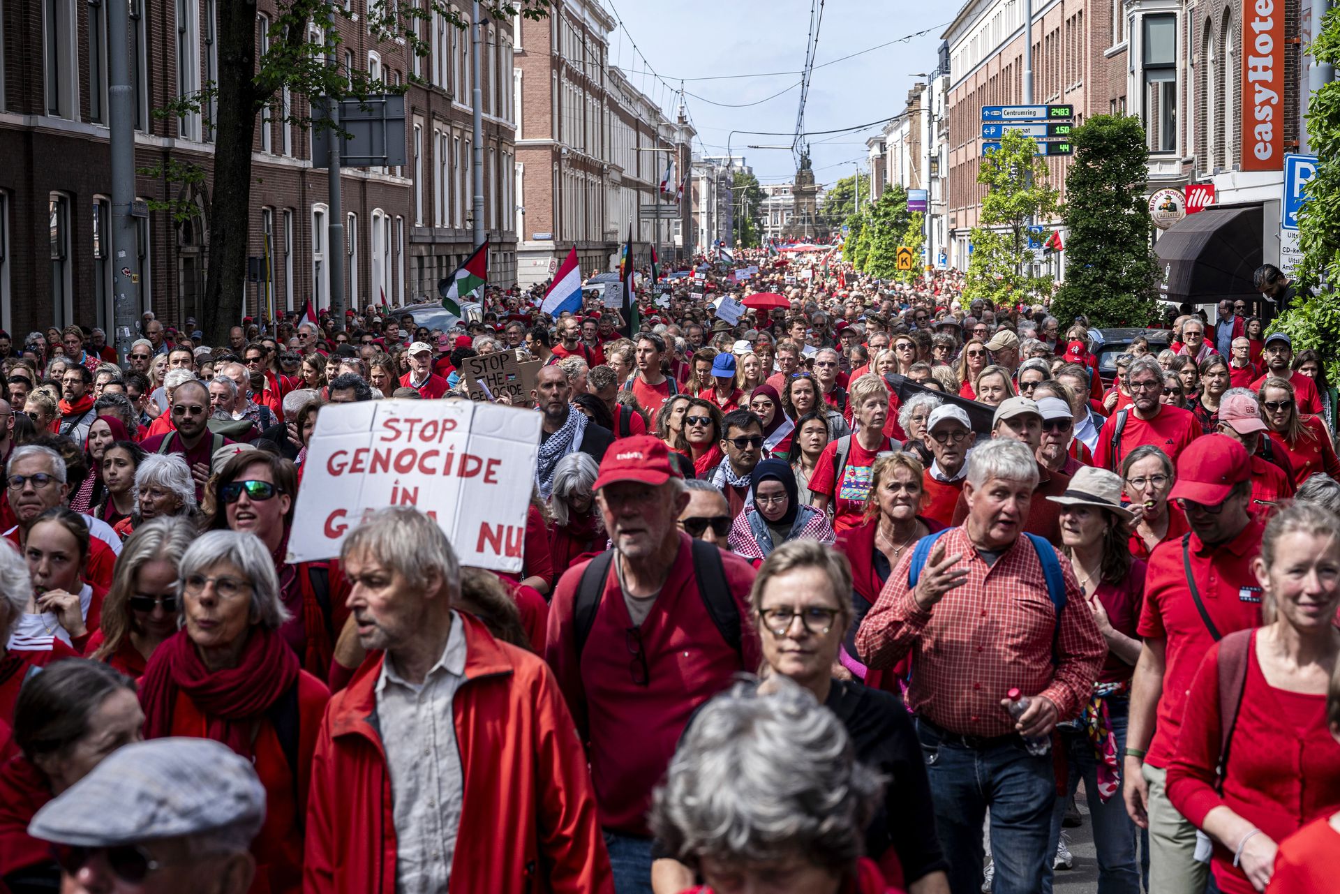 Voor velen is het de eerste keer dat ze demonstreren – de Gaza-demonstratie in Den Haag was ...