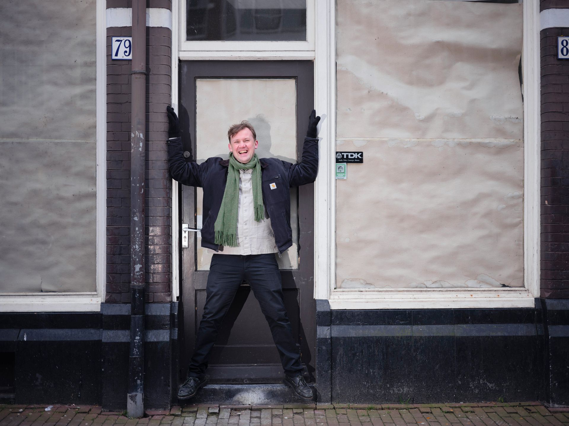 Schrijver Jan van Tienen: ‘Ja, ik grijp wel snel naar de lach, te snel misschien’ - NRC