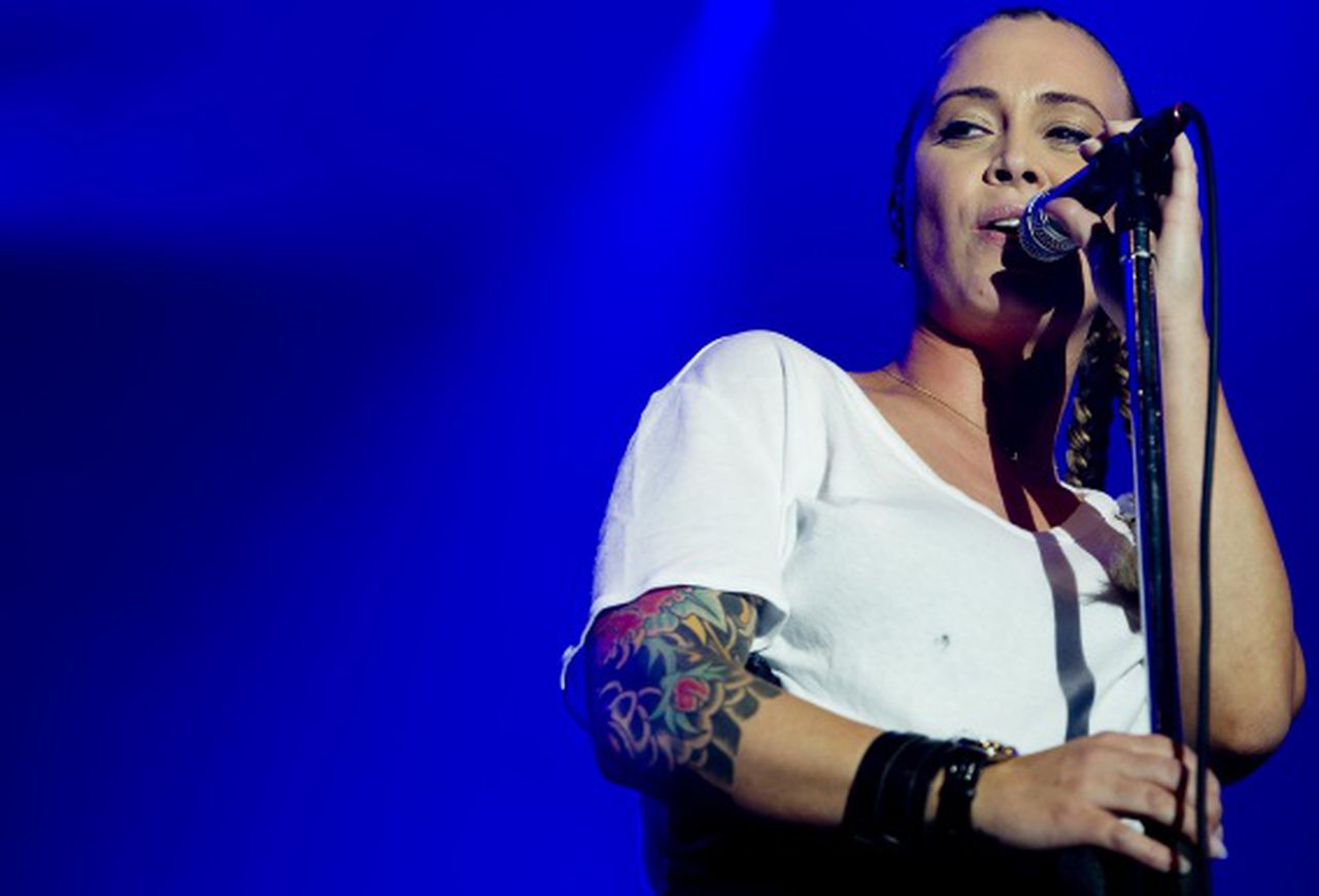 Kijken: Anouk zingt voorproefje van songfestivalnummer - NRC