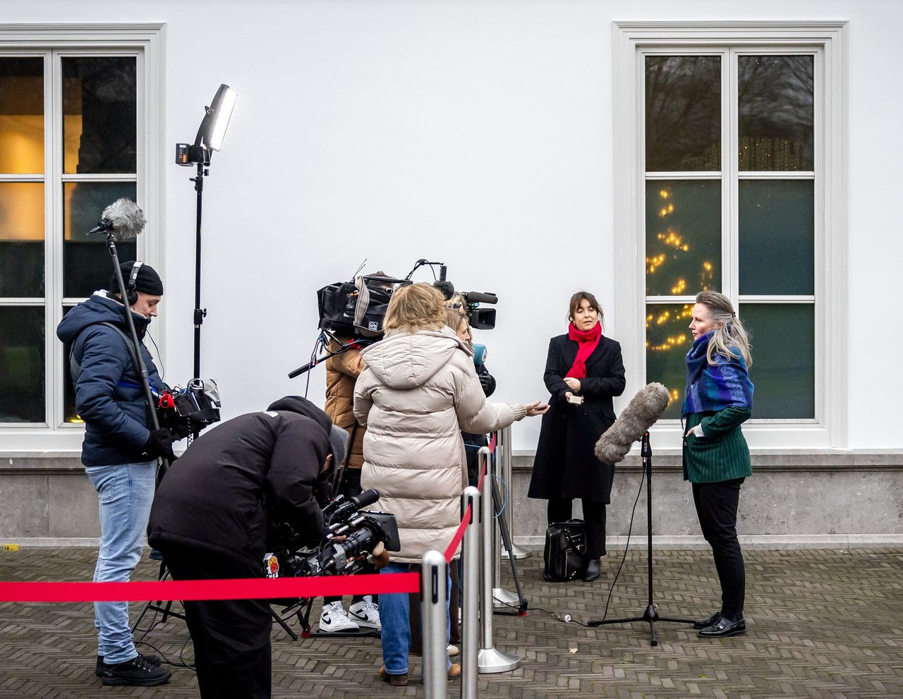Voor zorgminister Agema stapelen de problemen zich op: ‘De sector kan ...