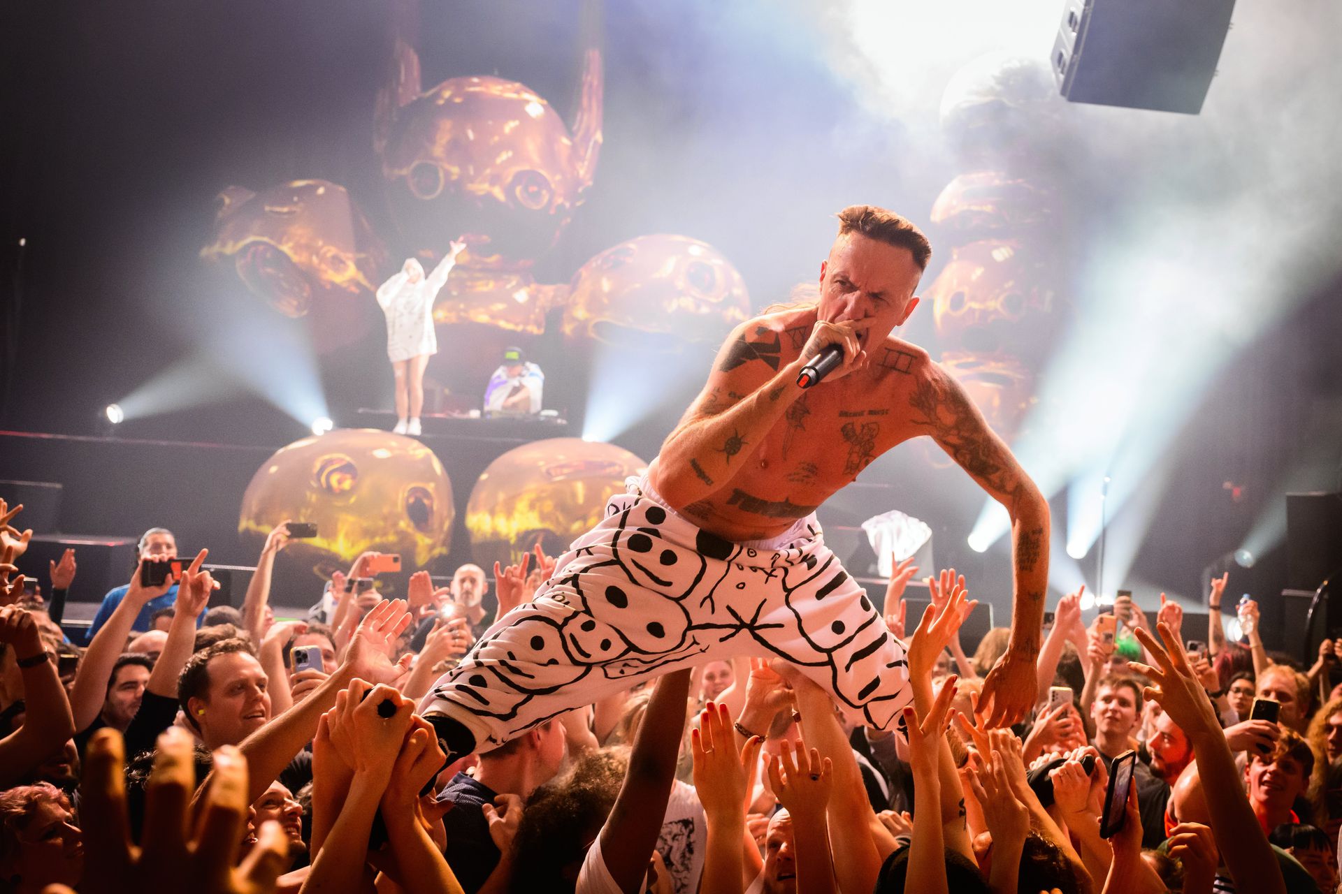 Het Zuid-Afrikaanse rave-duo Die Antwoord is terug: verwarrend ...