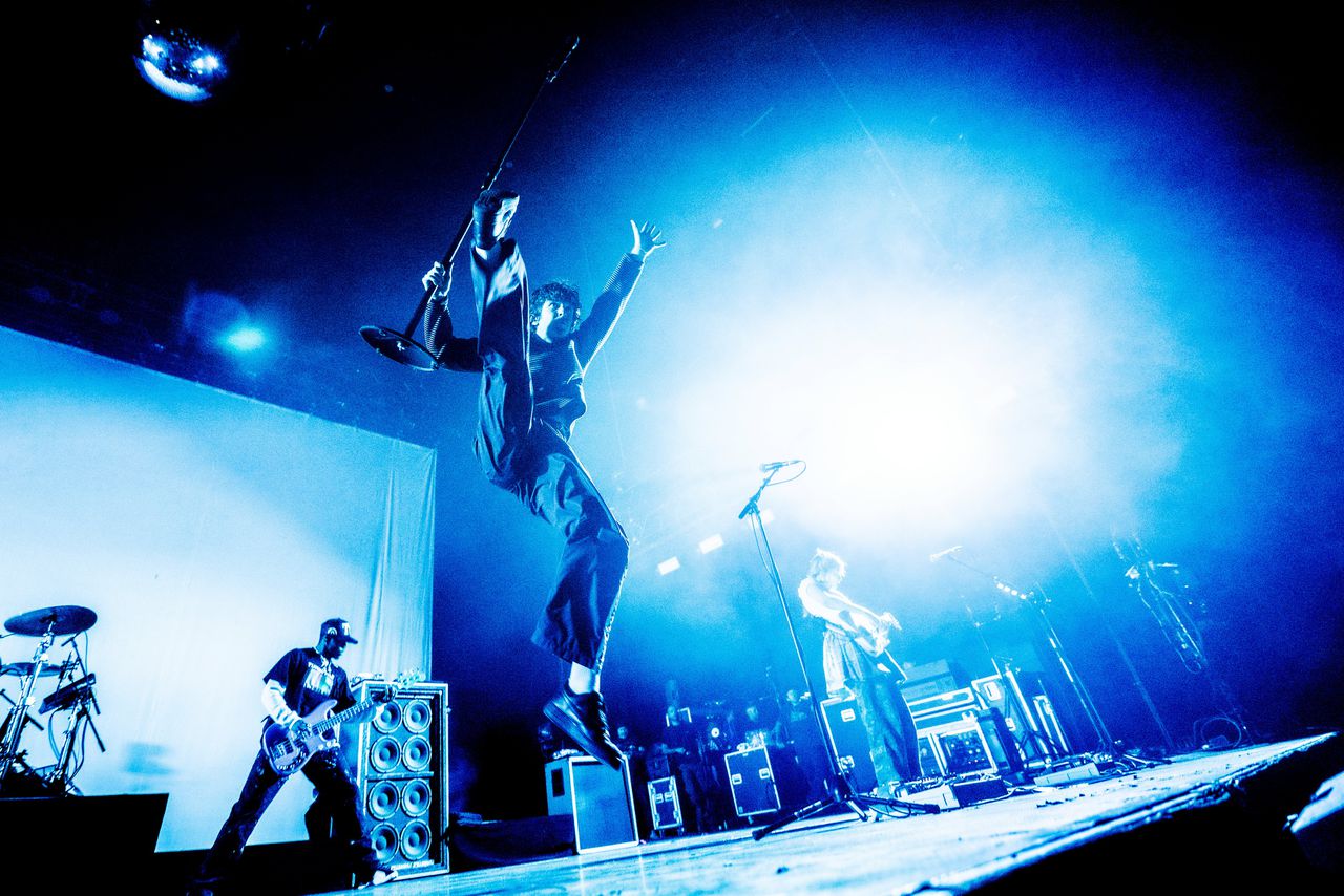 Recensie: Turnstile laat Amsterdam ontploffen met zachte en aaibare ...