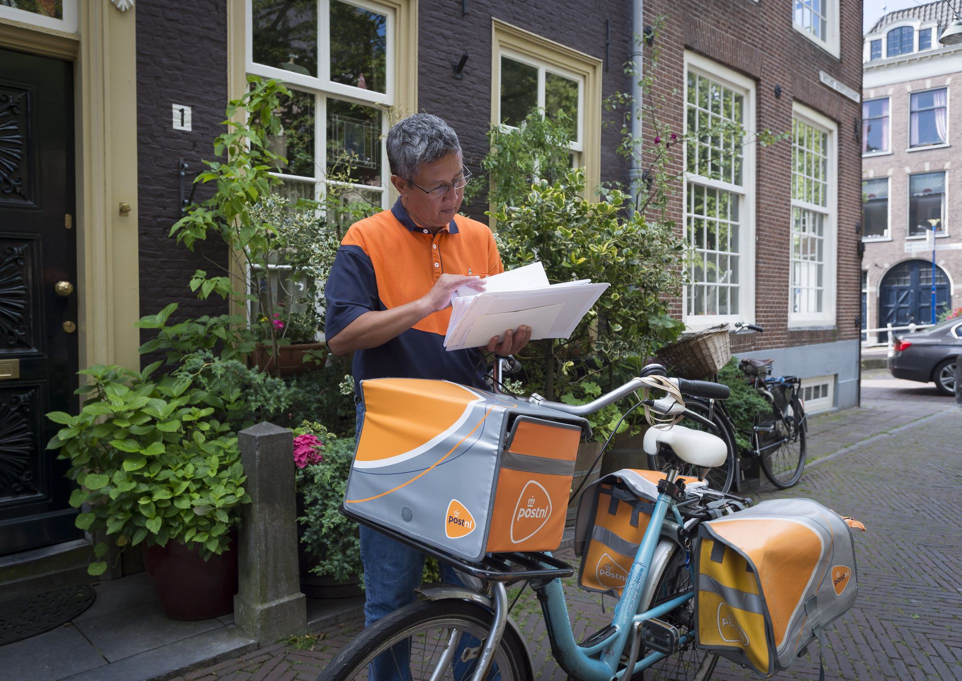 Het blijft niet lang meer stil rond PostNL en Bpost - NRC